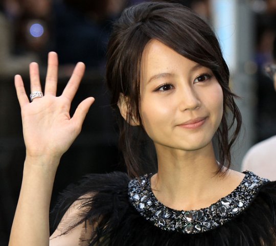 【朗報】堀北真希、芸能界復帰⁉夫婦共演の可能性は Hachibachi